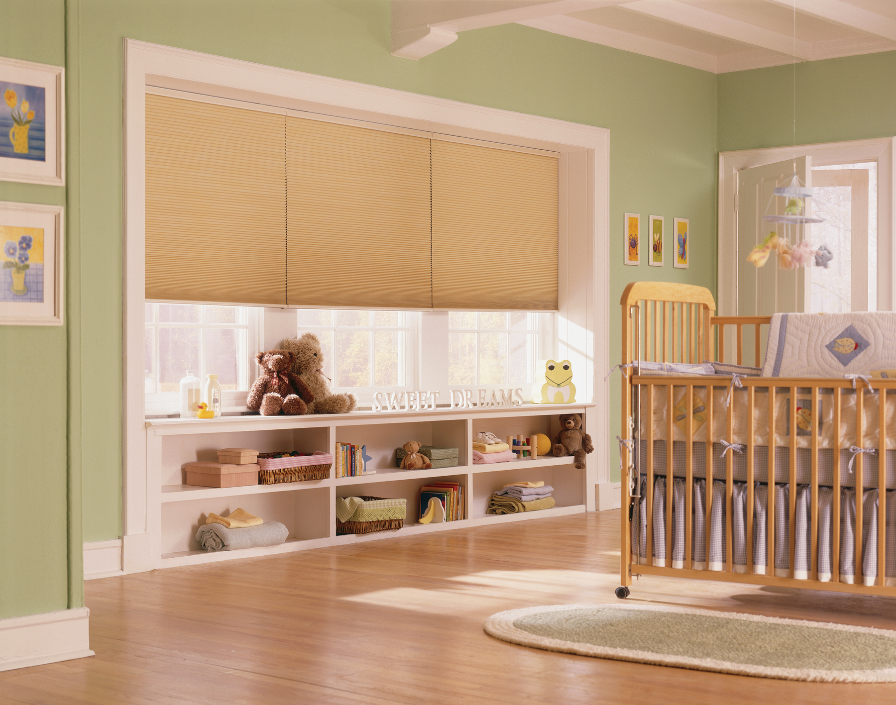 Cutting the Cord: The Benefits of Child-Safe Cordless Blinds - Behind ...