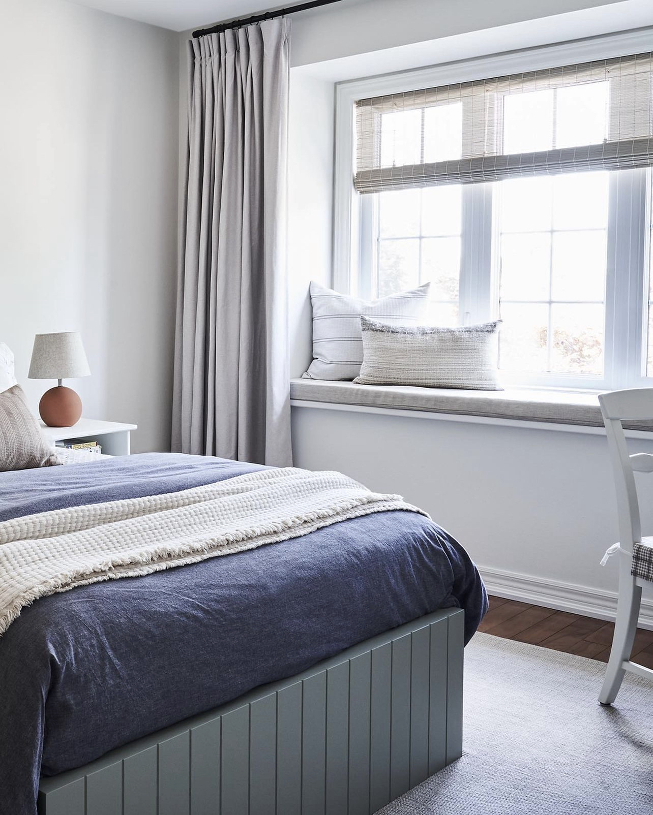 5 Best Blinds for Window Seats - Behind the Blinds